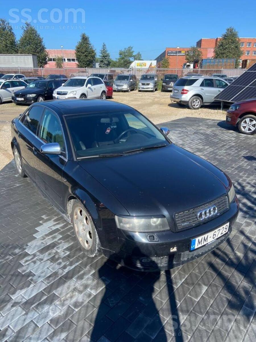 Black Audi A4 2002 in Riga, with an engine capacity of 3.00 L and mileage of 334 thousand km for 1100 €, photo 3 on AUTOMOTO.COM.LV