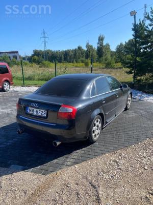 Black Audi A4 2002 in Riga, with an engine capacity of 3.00 L and mileage of 334 thousand km for 1100 €, photo 4 on AUTOMOTO.COM.LV