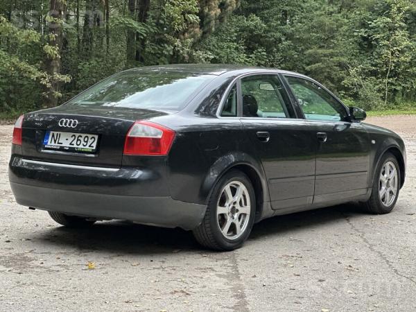 Черный Ауди А4 2002 в Рига, объемом двигателя 2.50 л и пробегом 0 тыс. км за 1390 €, фото 7 на AUTOMOTO.COM.LV