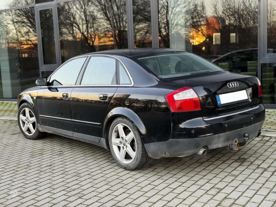 Black Audi A4 2003 in Klaipeda, with an engine capacity of 1.80 L and mileage of 270 thousand km for 1050 €, photo 3 on AUTOMOTO.COM.LV