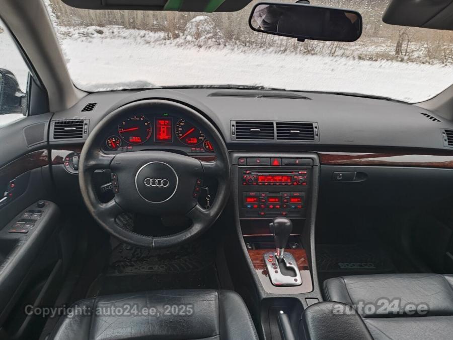 Melns Audi A4 2003 Tallina, ar dzinēja tilpumu 2.00 L un nobraukumu 210 tūkst. km par 1990 €, foto 9 vietnē AUTOMOTO.COM.LV