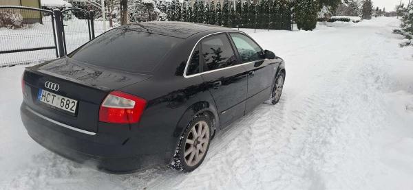 Black Audi A4 2003 in Silute, with an engine capacity of 2.50 L and mileage of 323 thousand km for 900 €, photo 1 on AUTOMOTO.COM.LV