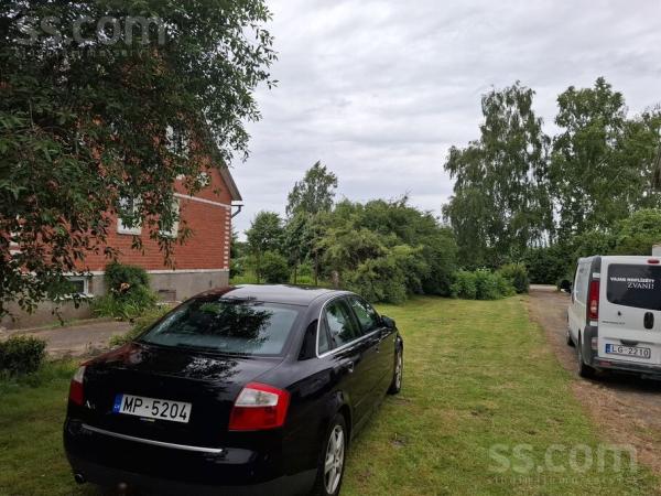 Черный Ауди А4 2003 в Рига, объемом двигателя 1.60 л и пробегом 353 тыс. км за 800 €, фото 2 на AUTOMOTO.COM.LV