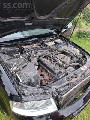 Melns Audi A4 2003 Rīga, ar dzinēja tilpumu 1.60 L un nobraukumu 353 tūkst. km par 800 €, foto 11 vietnē AUTOMOTO.COM.LV