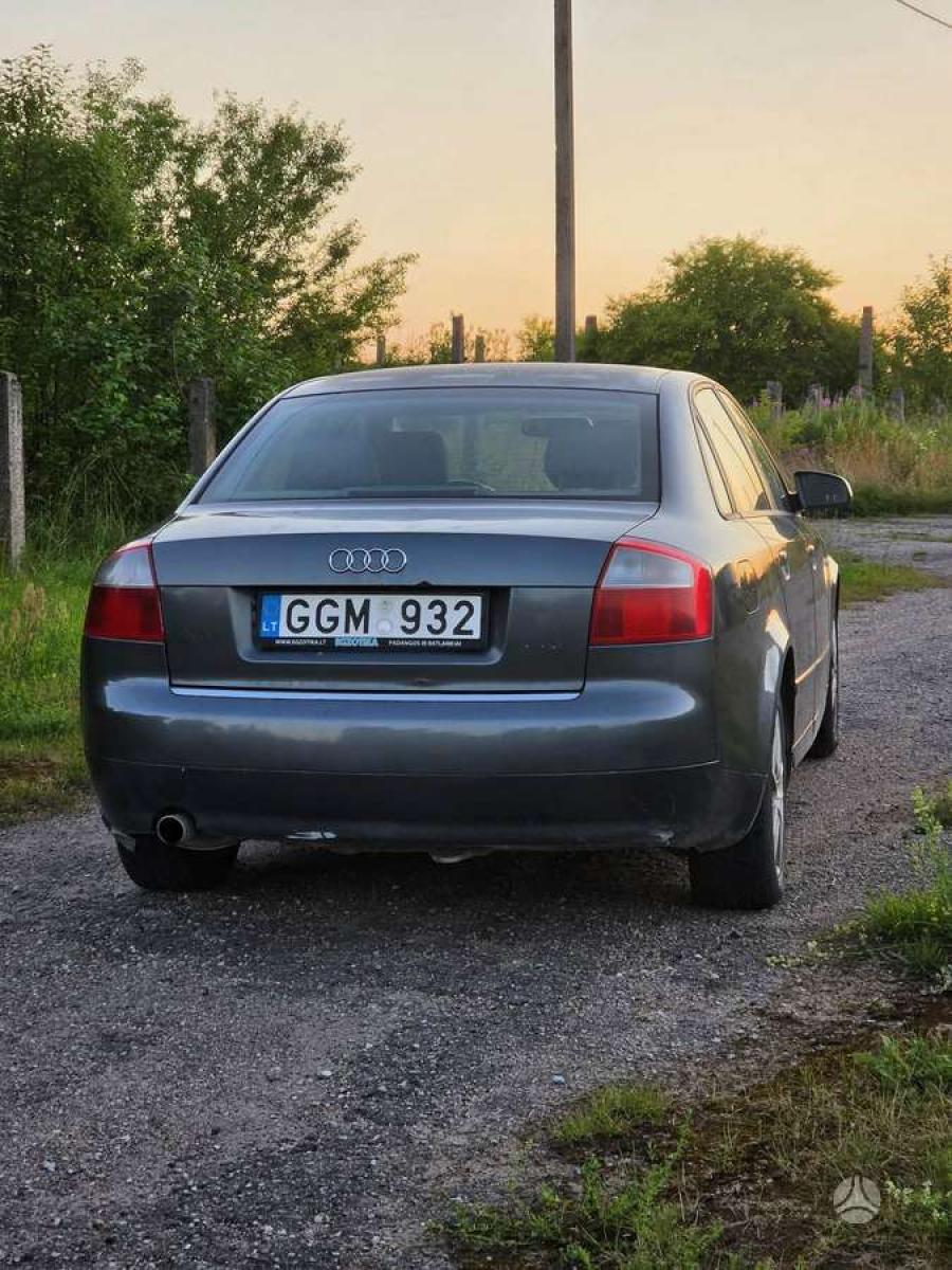 Melns Audi A4 2003 Viļņa, ar dzinēja tilpumu 2.00 L un nobraukumu 430 tūkst. km par 999 €, foto 5 vietnē AUTOMOTO.COM.LV