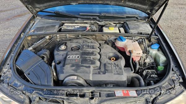 Melns Audi A4 2004 Tallina, ar dzinēja tilpumu 1.90 L un nobraukumu 408 tūkst. km par 1500 €, foto 11 vietnē AUTOMOTO.COM.LV