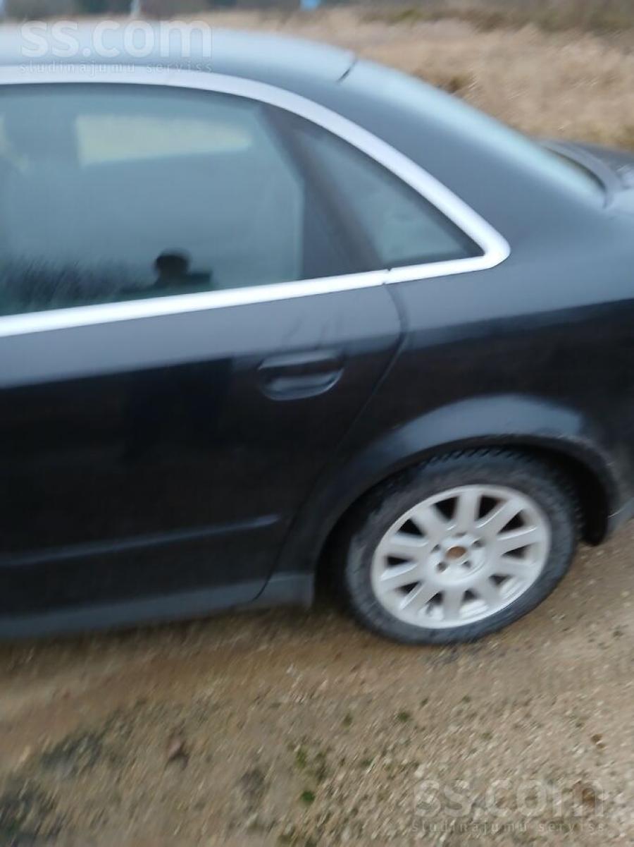 Melns Audi A4 2004 Kuldīga, ar dzinēja tilpumu 2.00 L un nobraukumu 305 tūkst. km par 1300 €, foto 4 vietnē AUTOMOTO.COM.LV