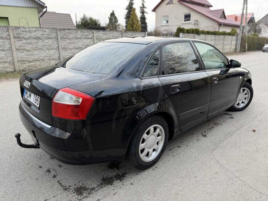Black Audi A4 2004 in Kaunas, with an engine capacity of 1.60 L and mileage of 343 thousand km for 1750 €, photo 6 on AUTOMOTO.COM.LV
