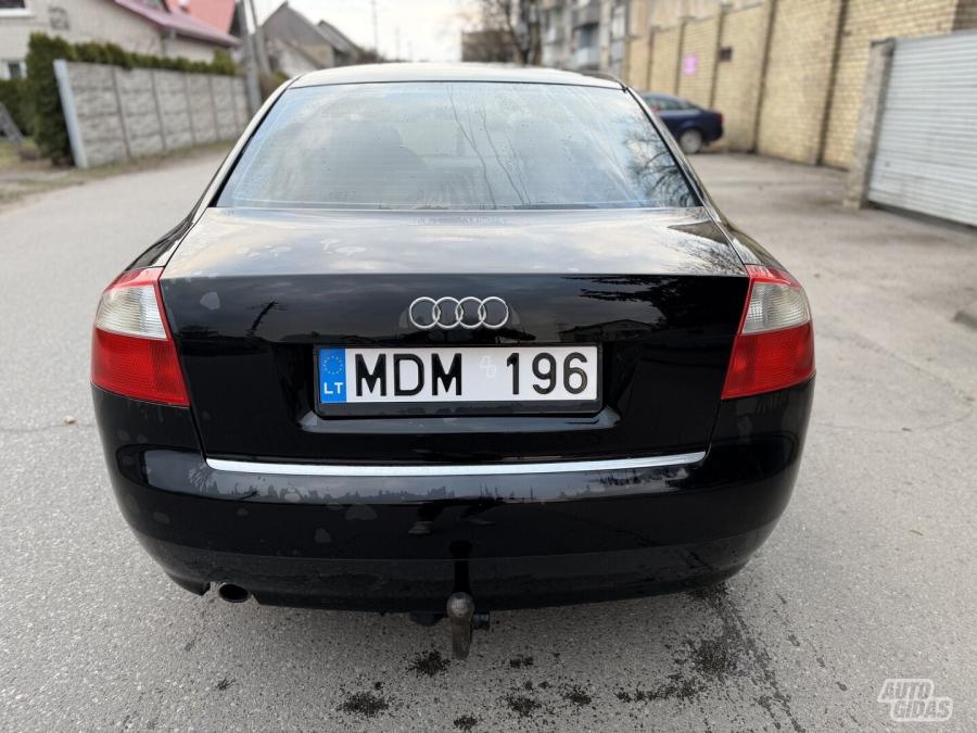 Black Audi A4 2004 in Kaunas, with an engine capacity of 1.60 L and mileage of 343 thousand km for 1750 €, photo 7 on AUTOMOTO.COM.LV