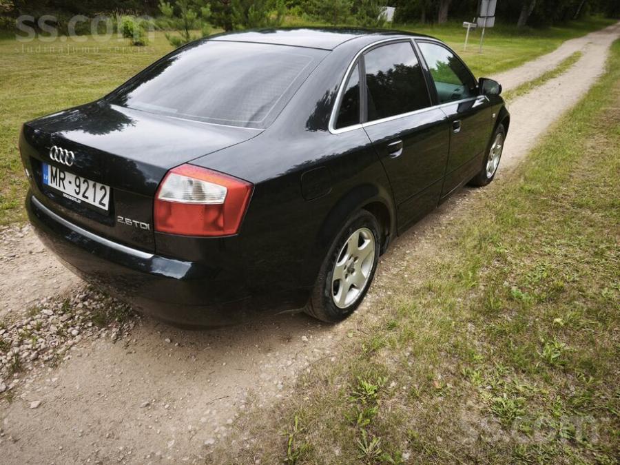 Black Audi A4 2004 in Bauska, with an engine capacity of 2.50 L and mileage of 427 thousand km for 1000 €, photo 6 on AUTOMOTO.COM.LV