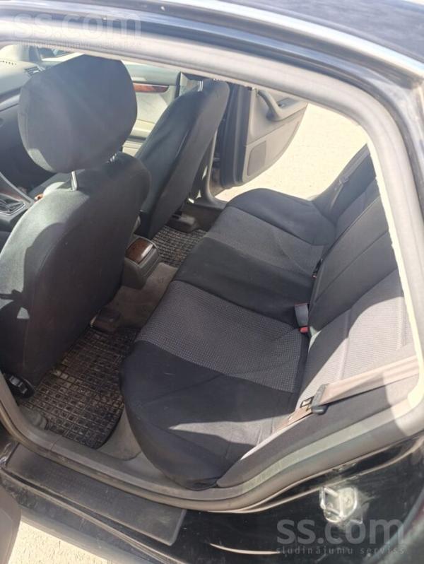 Black Audi A4 2004 in Jekabpils, with an engine capacity of 2.00 L and mileage of 321 thousand km for 2500 €, photo 5 on AUTOMOTO.COM.LV