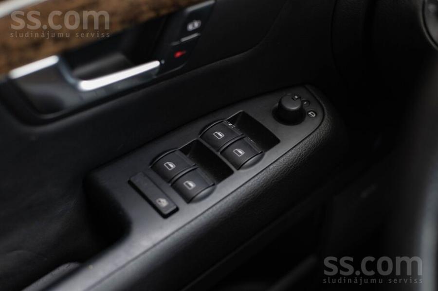 Melns Audi A4 2004 Rīga, ar dzinēja tilpumu 3.00 L un nobraukumu 312 tūkst. km par 3790 €, foto 16 vietnē AUTOMOTO.COM.LV