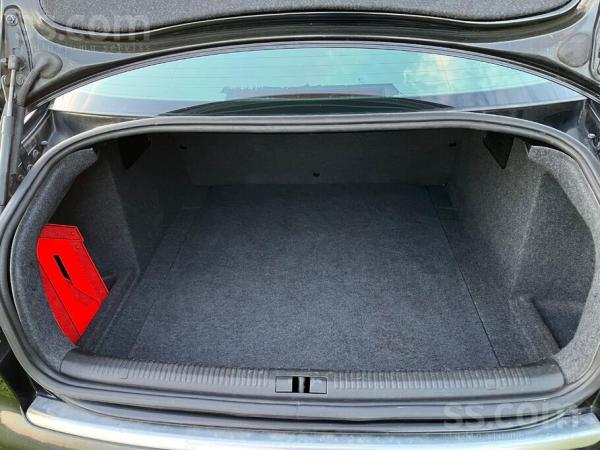 Black Audi A4 2004 in Saldus, with an engine capacity of 1.90 L and mileage of 294 thousand km for 1650 €, photo 8 on AUTOMOTO.COM.LV