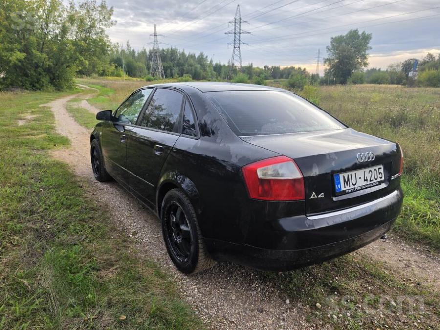 Black Audi A4 2004 in Daugavpils, with an engine capacity of 2.50 L and mileage of 339 thousand km for 1250 €, photo 5 on AUTOMOTO.COM.LV