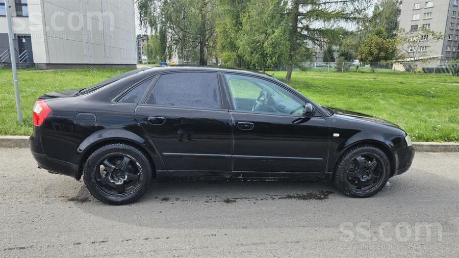 Черный Ауди А4 2004 в Даугавпилс, объемом двигателя 2.50 л и пробегом 331 тыс. км за 1300 €, фото 3 на AUTOMOTO.COM.LV