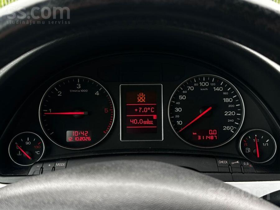 Melns Audi A4 2004 Jelgava, ar dzinēja tilpumu 1.90 L un nobraukumu 0 tūkst. km par 1750 €, foto 21 vietnē AUTOMOTO.COM.LV