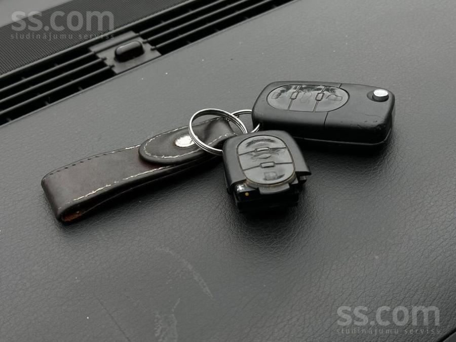 Melns Audi A4 2004 Jelgava, ar dzinēja tilpumu 1.90 L un nobraukumu 0 tūkst. km par 1750 €, foto 26 vietnē AUTOMOTO.COM.LV