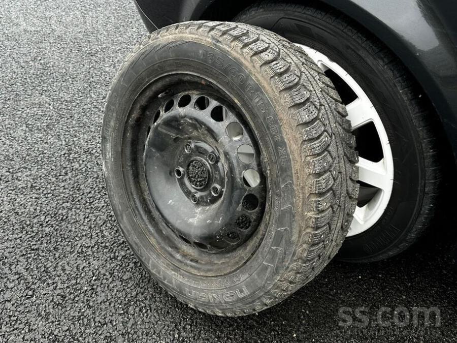 Melns Audi A4 2004 Jelgava, ar dzinēja tilpumu 1.90 L un nobraukumu 0 tūkst. km par 1750 €, foto 28 vietnē AUTOMOTO.COM.LV
