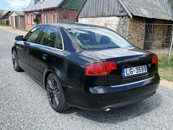 Melns Audi A4 2005 Kuldīga, ar dzinēja tilpumu 3.00 L un nobraukumu 400 tūkst. km par 2400 €, foto 4 vietnē AUTOMOTO.COM.LV