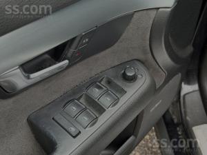 Black Audi A4 2005 in Riga, with an engine capacity of 2.50 L and mileage of 398 thousand km for 1990 €, photo 10 on AUTOMOTO.COM.LV
