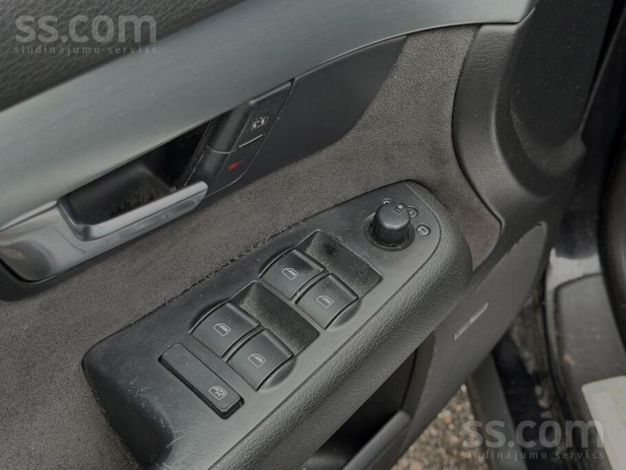 Black Audi A4 2005 in Riga, with an engine capacity of 2.50 L and mileage of 398 thousand km for 1990 €, photo 10 on AUTOMOTO.COM.LV
