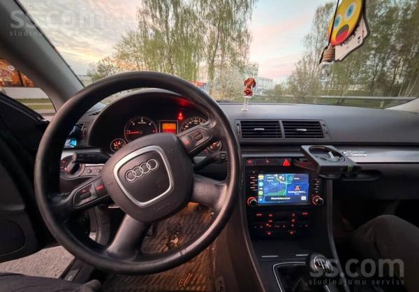 Black Audi A4 2005 in Riga, with an engine capacity of 2.50 L and mileage of 420 thousand km for 1400 €, photo 8 on AUTOMOTO.COM.LV