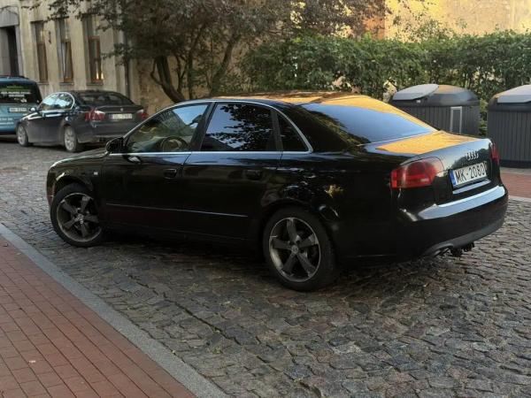 Black Audi A4 2005 in Cesis, with an engine capacity of 2.00 L and mileage of 296 thousand km for 1990 €, photo 8 on AUTOMOTO.COM.LV