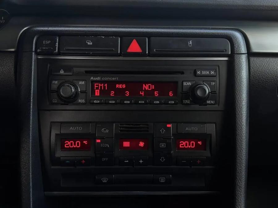 Black Audi A4 2005 in Cesis, with an engine capacity of 2.00 L and mileage of 296 thousand km for 1990 €, photo 15 on AUTOMOTO.COM.LV