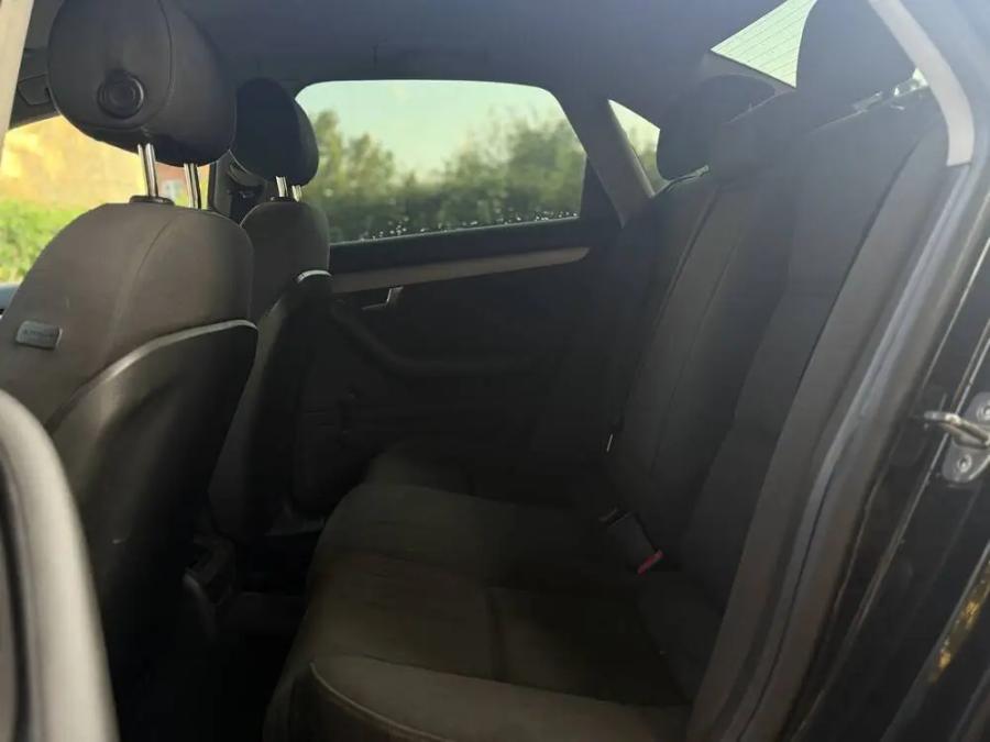 Black Audi A4 2005 in Cesis, with an engine capacity of 2.00 L and mileage of 296 thousand km for 1990 €, photo 17 on AUTOMOTO.COM.LV