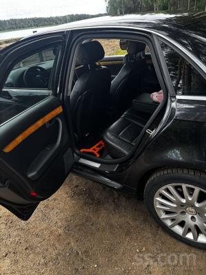 Melns Audi A4 2005 Rīga, ar dzinēja tilpumu 3.00 L un nobraukumu 371 tūkst. km par 2900 €, foto 15 vietnē AUTOMOTO.COM.LV