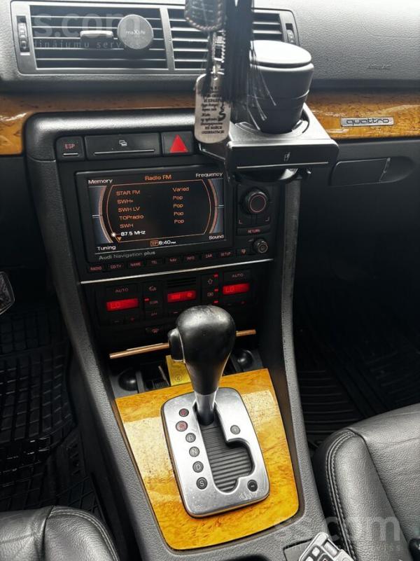 Black Audi A4 2005 in Riga, with an engine capacity of 3.00 L and mileage of 371 thousand km for 2900 €, photo 8 on AUTOMOTO.COM.LV