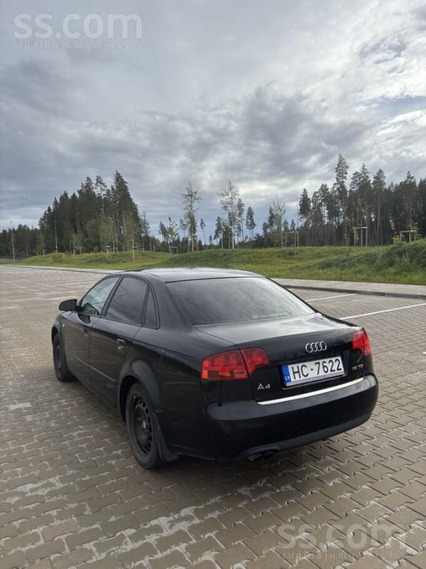 Melns Audi A4 2005 Valmiera, ar dzinēja tilpumu 1.90 L un nobraukumu 438 tūkst. km par 995 €, foto 4 vietnē AUTOMOTO.COM.LV