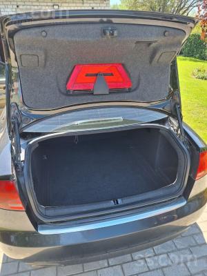 Melns Audi A4 2006 Bauska, ar dzinēja tilpumu 1.90 L un nobraukumu 318 tūkst. km par 3600 €, foto 7 vietnē AUTOMOTO.COM.LV