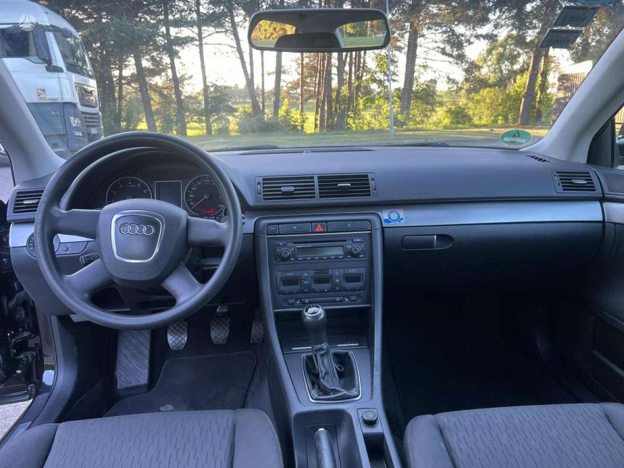 Black Audi A4 2006 in Utena, with an engine capacity of 1.98 L and mileage of 218 thousand km for 3000 €, photo 9 on AUTOMOTO.COM.LV