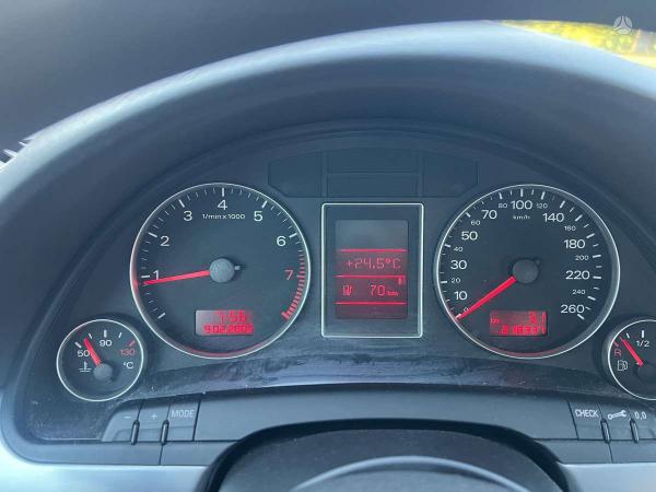 Melns Audi A4 2006 Utena, ar dzinēja tilpumu 1.98 L un nobraukumu 218 tūkst. km par 3000 €, foto 9 vietnē AUTOMOTO.COM.LV