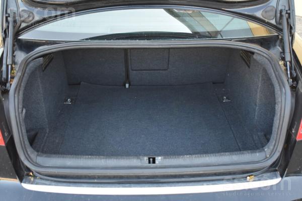 Black Audi A4 2006 in Talsi, with an engine capacity of 3.00 L and mileage of 298 thousand km for 3900 €, photo 9 on AUTOMOTO.COM.LV