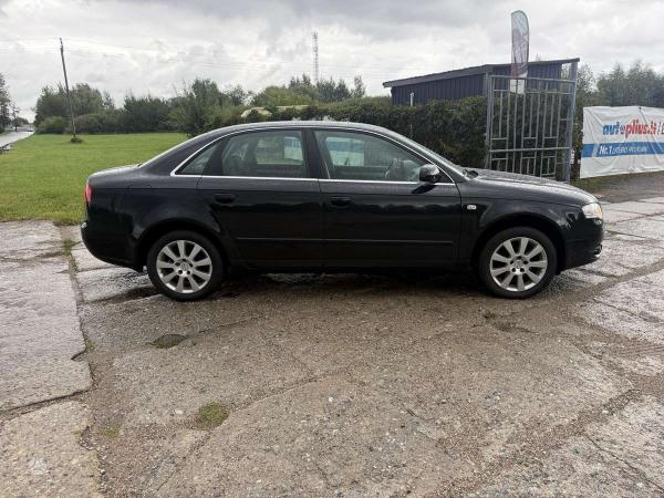Black Audi A4 2006 in Vilkaviskis, with an engine capacity of 1.97 L and mileage of 241 thousand km for 2699 €, photo 4 on AUTOMOTO.COM.LV