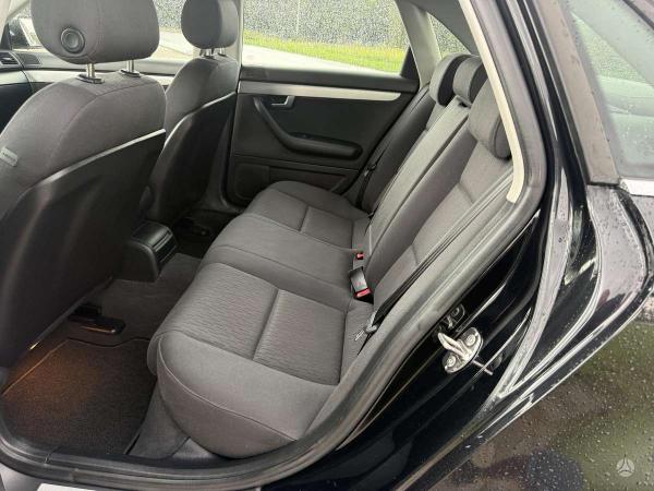 Black Audi A4 2006 in Vilkaviskis, with an engine capacity of 1.97 L and mileage of 241 thousand km for 2699 €, photo 9 on AUTOMOTO.COM.LV
