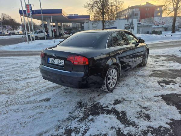 Black Audi A4 2007 in Vilnius, with an engine capacity of 1.97 L and mileage of 340 thousand km for 2200 €, photo 9 on AUTOMOTO.COM.LV