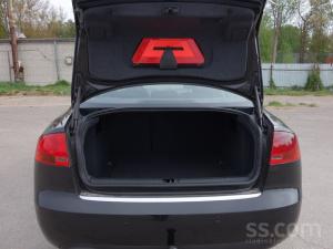 Black Audi A4 2007 in Riga, with an engine capacity of 2.00 L and mileage of 297 thousand km for 3550 €, photo 25 on AUTOMOTO.COM.LV