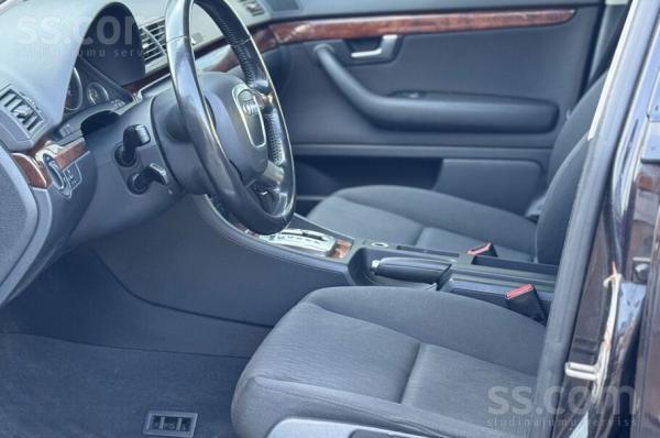 Melns Audi A4 2007 Rīga, ar dzinēja tilpumu 2.70 L un nobraukumu 264 tūkst. km par 2350 €, foto 9 vietnē AUTOMOTO.COM.LV