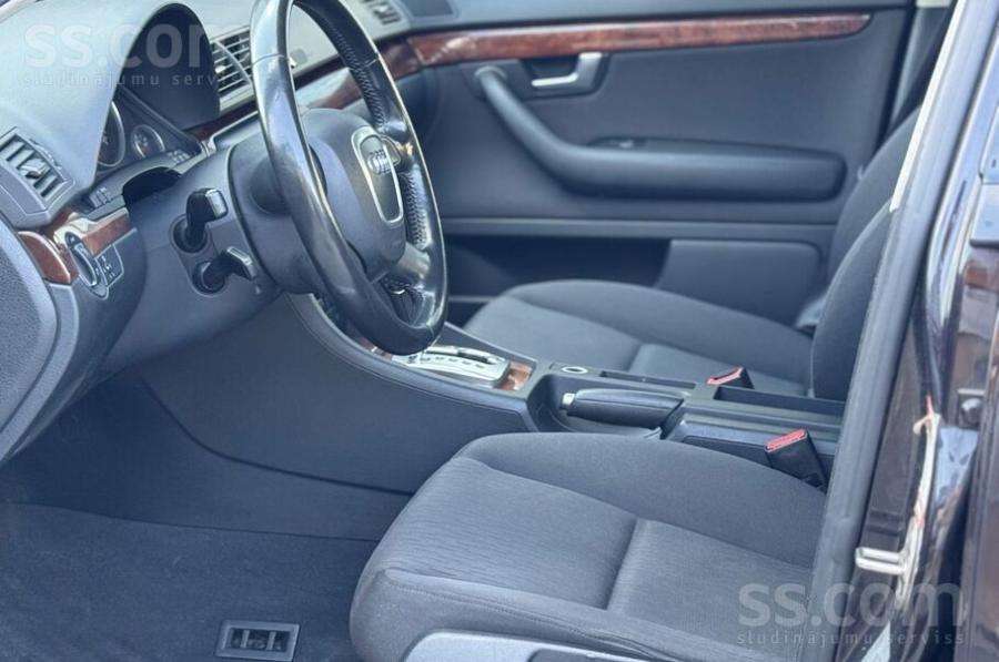 Melns Audi A4 2007 Rīga, ar dzinēja tilpumu 2.70 L un nobraukumu 264 tūkst. km par 2350 €, foto 10 vietnē AUTOMOTO.COM.LV