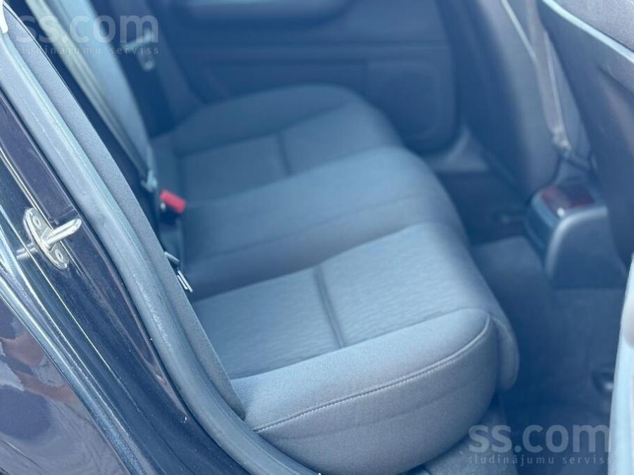Melns Audi A4 2007 Rīga, ar dzinēja tilpumu 2.70 L un nobraukumu 264 tūkst. km par 2350 €, foto 12 vietnē AUTOMOTO.COM.LV