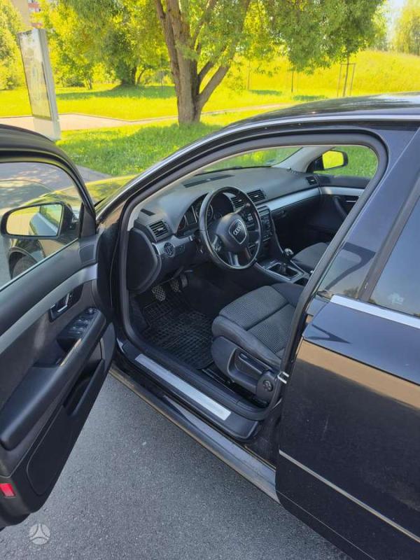 Melns Audi A4 2007 Panevēža, ar dzinēja tilpumu 2.70 L un nobraukumu 388 tūkst. km par 3500 €, foto 6 vietnē AUTOMOTO.COM.LV