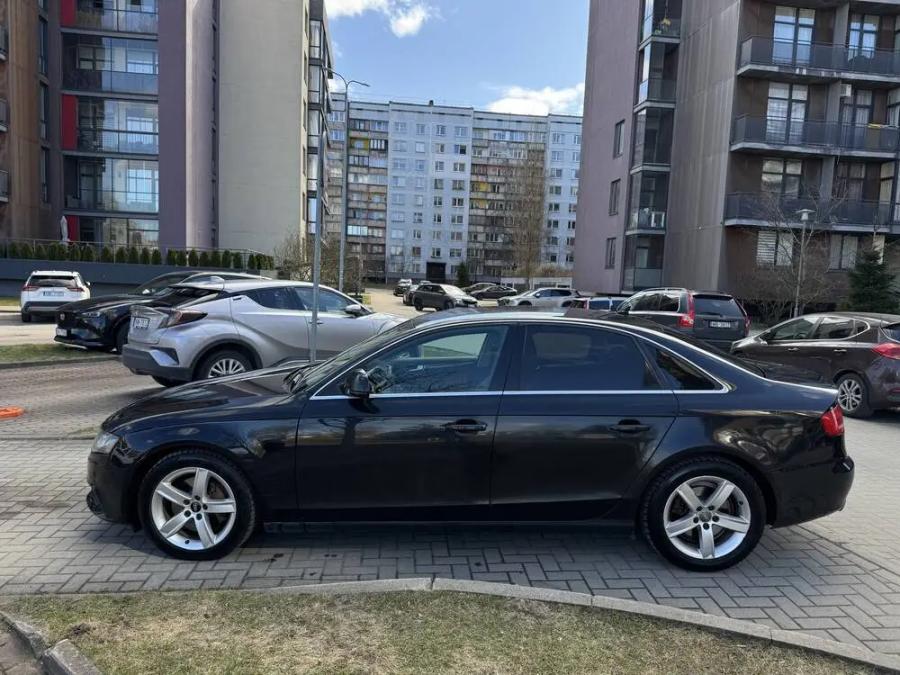 Melns Audi A4 2007 Rīga, ar dzinēja tilpumu 2.70 L un nobraukumu 325 tūkst. km par 5490 €, foto 3 vietnē AUTOMOTO.COM.LV