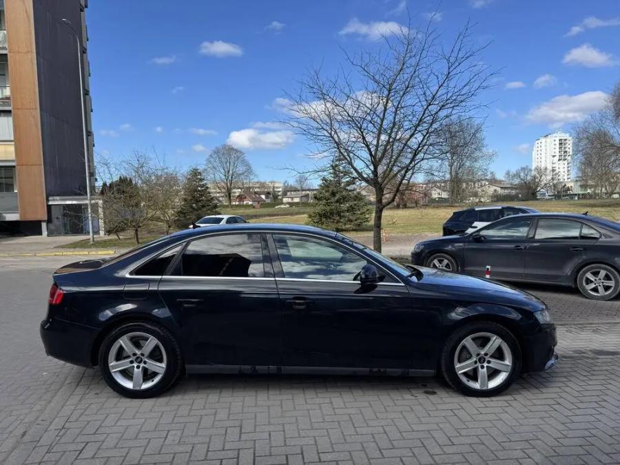 Black Audi A4 2007 in Riga, with an engine capacity of 2.70 L and mileage of 325 thousand km for 5490 €, photo 4 on AUTOMOTO.COM.LV