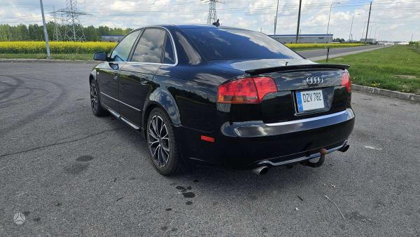 Melns Audi A4 2007 Panevēža, ar dzinēja tilpumu 1.98 L un nobraukumu 413 tūkst. km par 3300 €, foto 6 vietnē AUTOMOTO.COM.LV