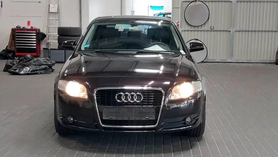Melns Audi A4 2007 Limbaži, ar dzinēja tilpumu 2.00 L un nobraukumu 162 tūkst. km par 4650 €, foto 3 vietnē AUTOMOTO.COM.LV