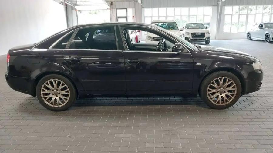 Melns Audi A4 2007 Limbaži, ar dzinēja tilpumu 2.00 L un nobraukumu 162 tūkst. km par 4650 €, foto 9 vietnē AUTOMOTO.COM.LV