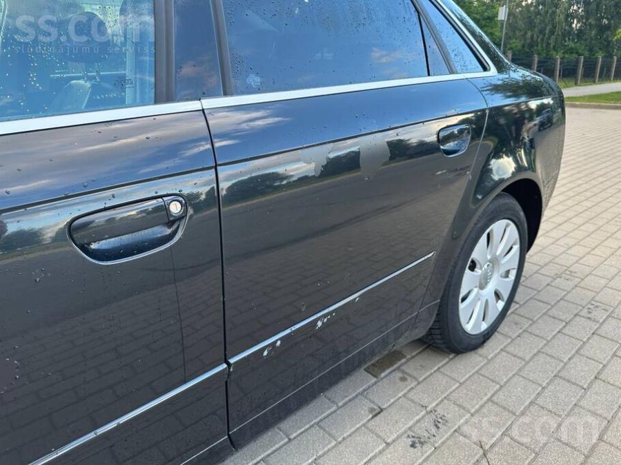 Black Audi A4 2007 in Riga, with an engine capacity of 2.00 L and mileage of 342 thousand km for 2999 €, photo 14 on AUTOMOTO.COM.LV